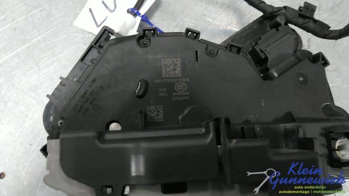 Door lock mechanism 4-door, front left Skoda Karoq - 5E1837015A