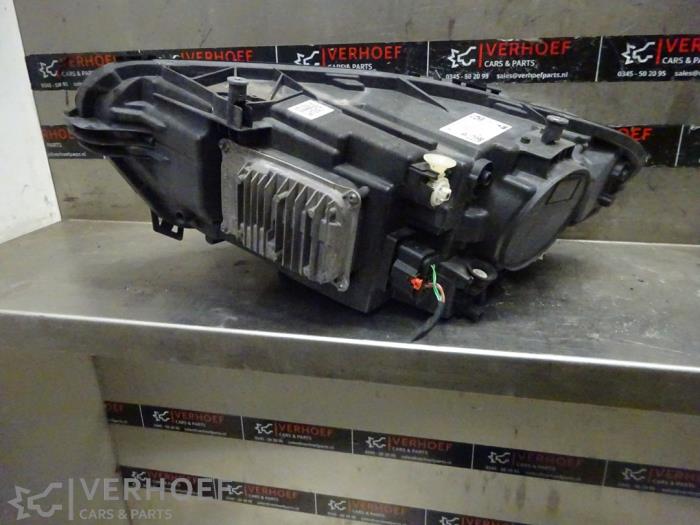 Headlight, right Mercedes CLA Shooting Brake 2.0 CLA-250 Turbo 16V ...