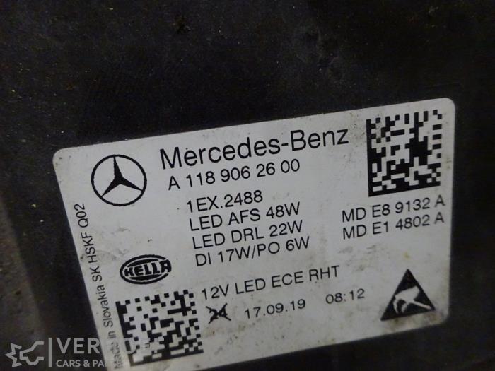 Headlight, right Mercedes CLA Shooting Brake 2.0 CLA-250 Turbo 16V ...