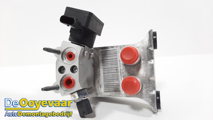 Air conditioning cooler Mercedes EQC 400 4-Matic - A2938300601 EM780998