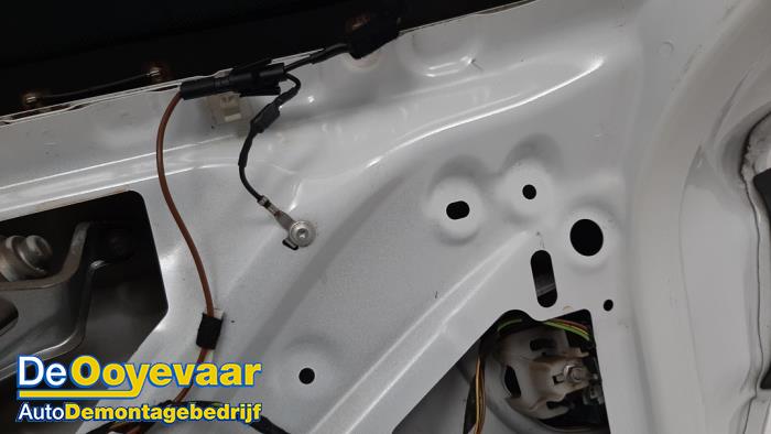 Tailgate BMW 1 serie 118d 2.0 16V 300 - 51247248075