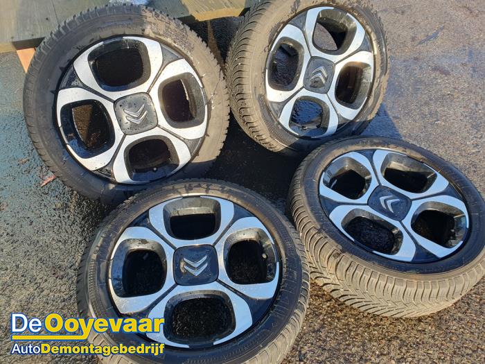 Citroen C3 Aircross Jeux de roues sport + pneus stock