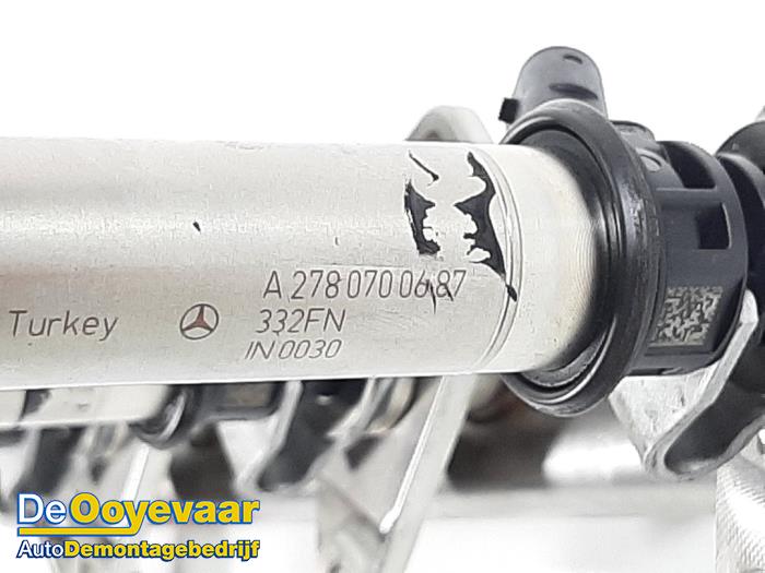 Fuel injector nozzle Mercedes C Estate C-350 e 2.0 16V - A2740700995 ...