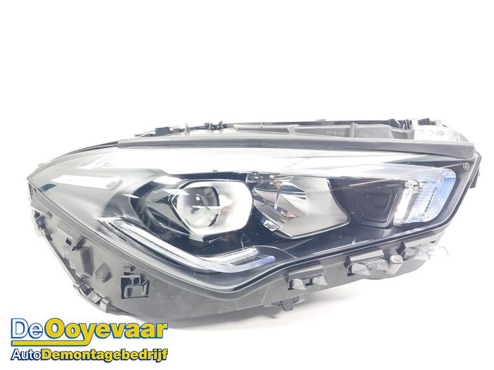 Headlight, right Mercedes CLA Shooting Brake 1.3 CLA-180 Turbo 16V ...