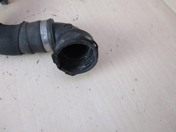 Radiator hose Volkswagen Transporter - 7E0122051G