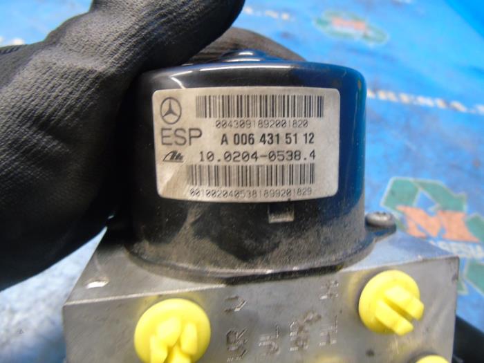 ABS pump Mercedes CLC 2.2 220 CDI 16V - A0375454732 646963 ATE