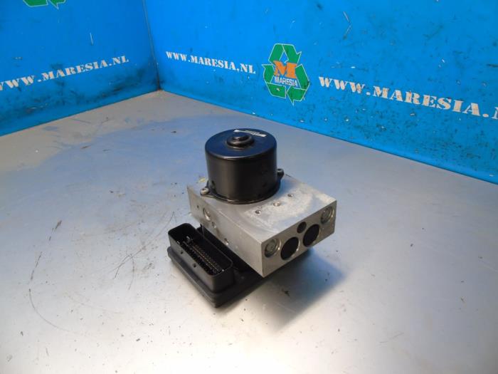 ABS pump Mercedes CLC 2.2 220 CDI 16V - A0375454732 646963 ATE