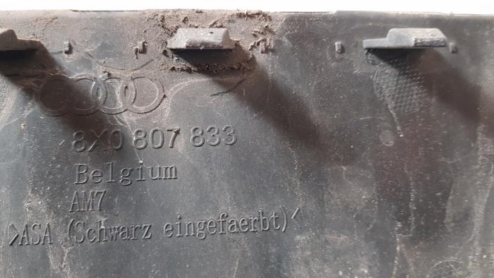 Rear bumper strip, central Audi A1 Sportback 1.4 TFSI 16V 122 - 8X0807833