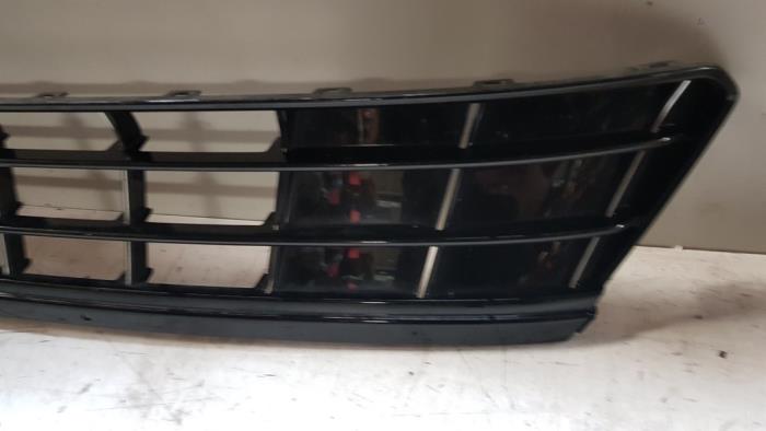 Pare-chocs grille Volkswagen Polo VI 1.0 TSI 12V - 2G0853677AG