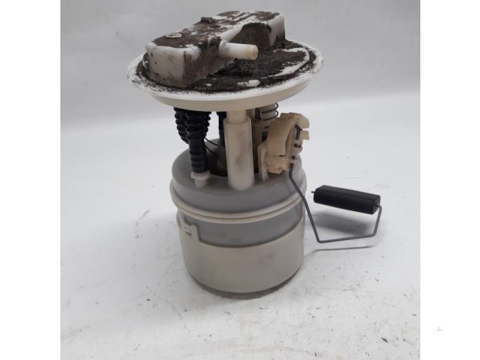 Pompe carburant électrique Renault Clio II 1.2 16V - 8200057324 D4F712 ...