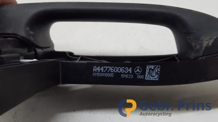 Door handle 2-door, right Mercedes Vito 2.2 114 CDI 16V - A4477600634