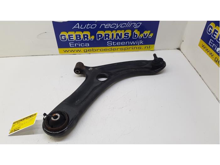 Front lower wishbone, right Hyundai i20 1.2i 16V - 545011J500