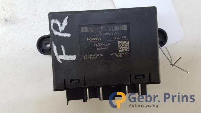 Central door locking module Ford Fiesta 7 1.0 EcoBoost 12V - 10516307 ...