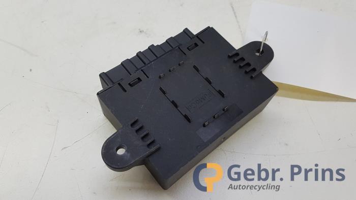 Central door locking module Ford Fiesta 7 1.0 EcoBoost 12V ...