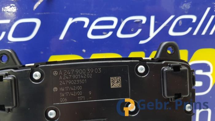 Multi-media control unit Mercedes B 1.3 B-180 Turbo 16V - A2479003903 ...