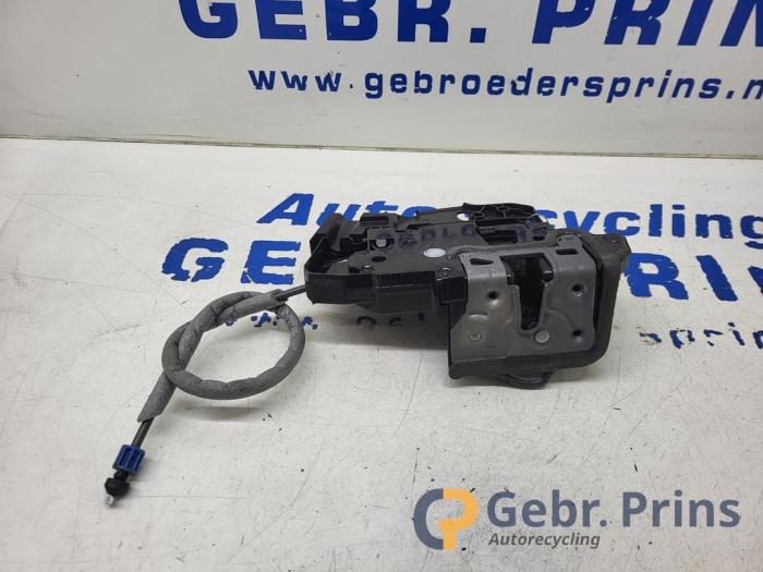 Front door lock mechanism 4-door, right Mercedes B 2.0 B-200d - A0997202402