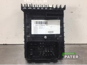 Usagé Volkswagen Caddy IV 2.0 TDI 102 Boîte à fusibles - 000937615