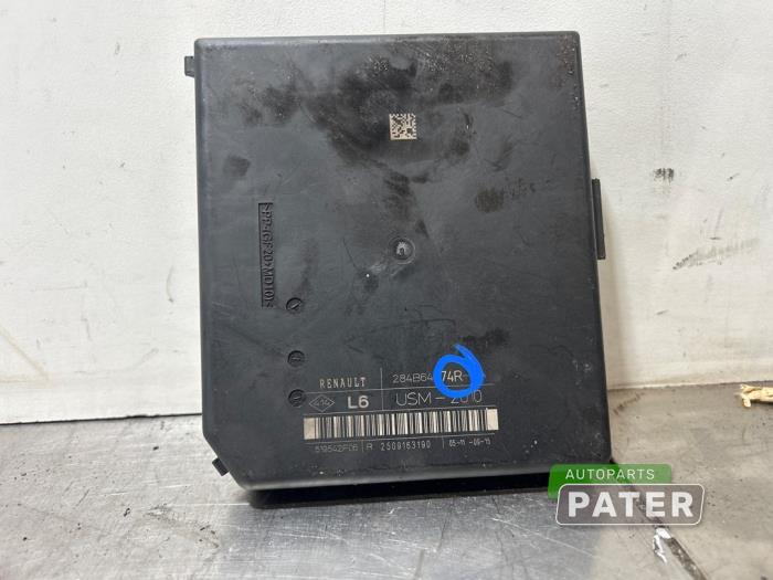 Boîte à fusibles Opel Movano 2.3 CDTi 16V FWD - 284B64474R
