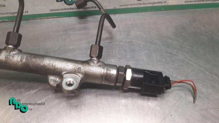 Fuel pressure sensor Mercedes Vito 2.2 CDI 108 16V - A0041537528 611980 ...