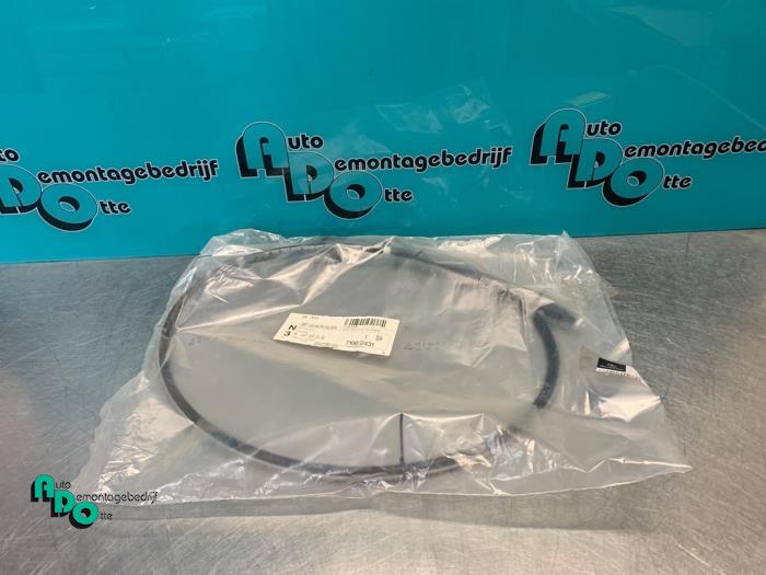 Parking brake cable Mercedes V 2.0 220d 16V - A4474200085 OM654920 Steel
