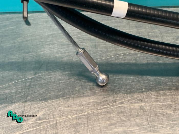 Parking brake cable Mercedes V 2.0 220d 16V - A4474200085 OM654920 Steel