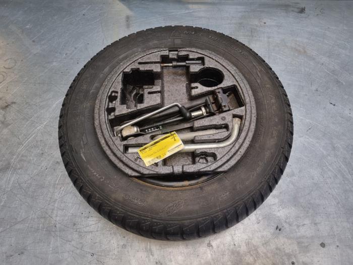 Volkswagen Golf Kits de cric + Roues de secours stock