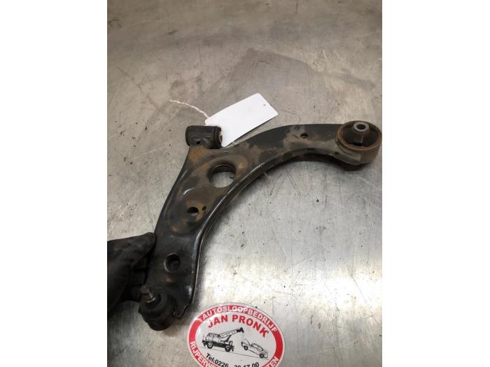 Front wishbone, left Daihatsu Cuore 1.0 12V DVVT - XXXXXXXXXX