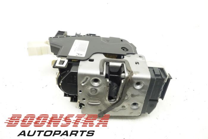 Front door lock mechanism 4-door, right Mercedes A 1.5 A-160 CDI, A ...
