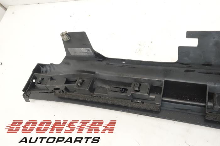 Side skirt, right BMW X1 xDrive 25e 1.5 12V TwinPower Turbo A96 ...