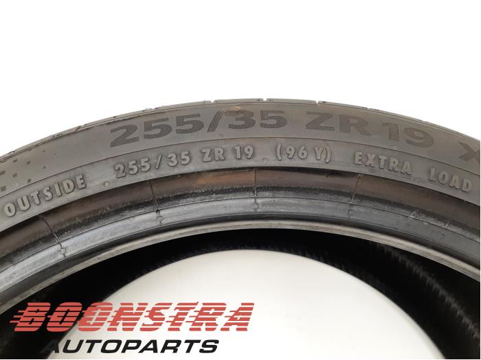 Tyre with tyre size 255/35/19 - 2553519 CONTINENTAL