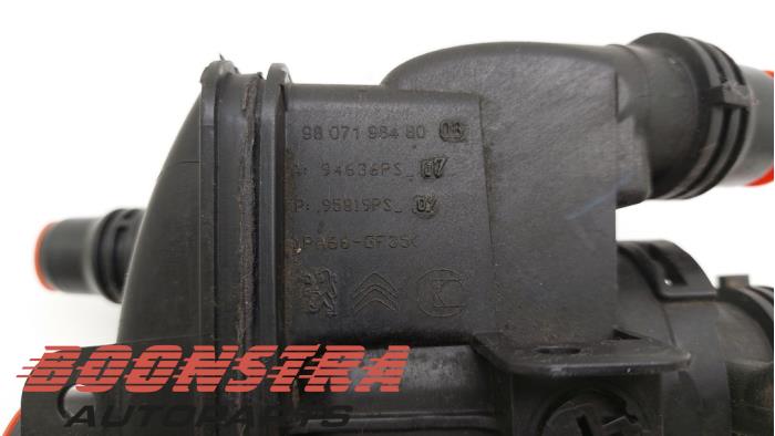 Thermostat housing Peugeot 2008 1.2 12V e-THP PureTech 110 - 9807198480 HNZ