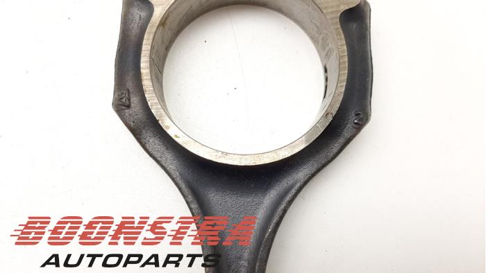 Connecting rod Mercedes C Combi 3.0 C-280 V6 24V - A2730300620 272940