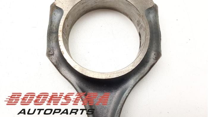 Connecting rod Mercedes C Combi 3.0 C-280 V6 24V - A2730300620 272940
