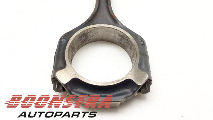 Connecting rod Mercedes C Combi 3.0 C-280 V6 24V - A2730300620 272940