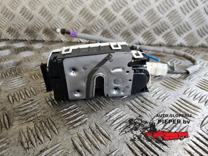 Front door lock mechanism 4-door, right Mercedes CLA 2.2 CLA-220 CDI ...