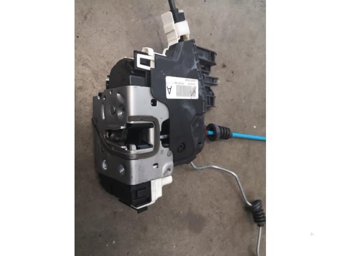 Front door lock mechanism 4-door, right Mercedes A 1.6 A-180 16V ...