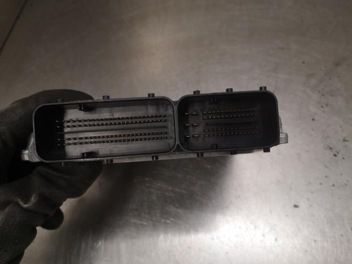 Engine management computer Mercedes C Combi 2.2 C-200 CDI 16V ...