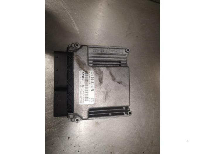 Engine management computer Mercedes C Combi 2.2 C-200 CDI 16V ...