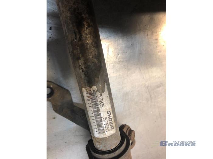 Power steering box Suzuki Swift 1.3 VVT 16V - 57K557K51 SHOWA