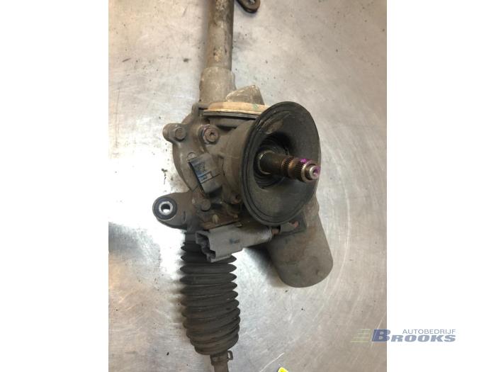 Power steering box Suzuki Swift 1.3 VVT 16V - 57K557K51 SHOWA