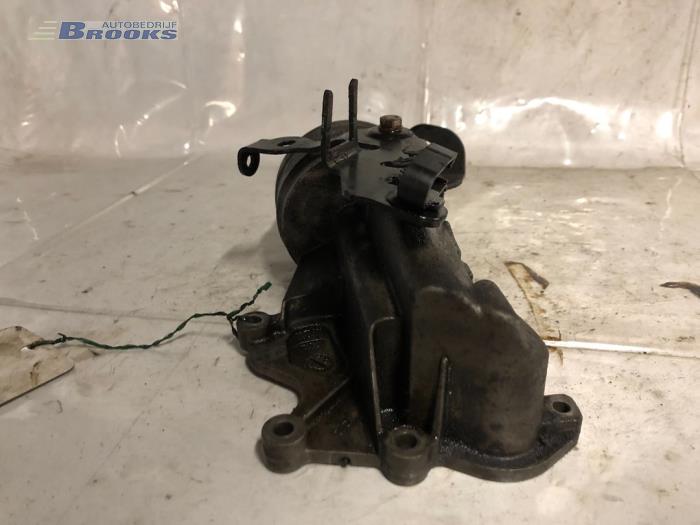 Boîtier filtre à huile Citroen C3 Picasso 1.6 16V VTI 120 - 1103R3 5FW