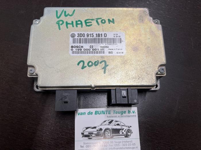 Battery control module Volkswagen Phaeton - 3D0915181D