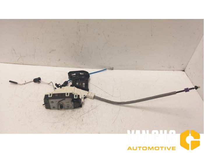 Front door lock mechanism 4-door, right Mercedes A-Klasse - A1667200435