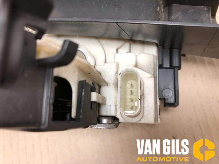 Front door lock mechanism 4-door, right Mercedes A 1.5 A-180 CDI, A ...