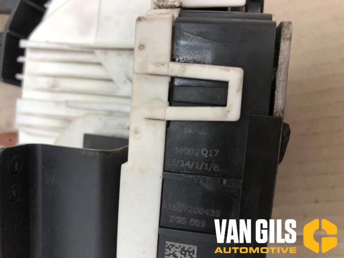 Front door lock mechanism 4-door, right Mercedes A 1.5 A-180 CDI, A ...