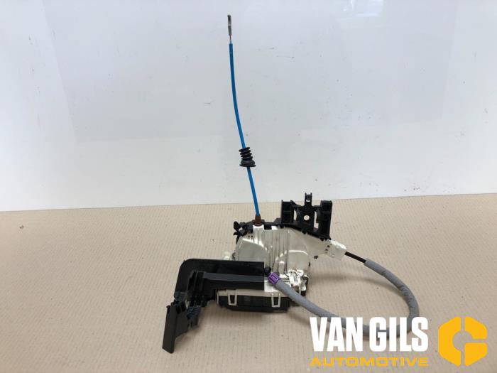 Front door lock mechanism 4-door, right Mercedes A 1.5 A-180 CDI, A ...