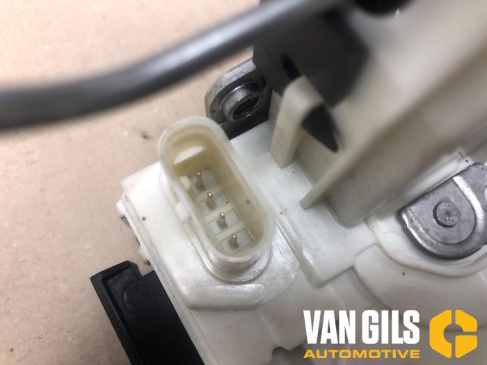 Front door lock mechanism 4-door, right Mercedes A 1.5 A-180 CDI, A ...