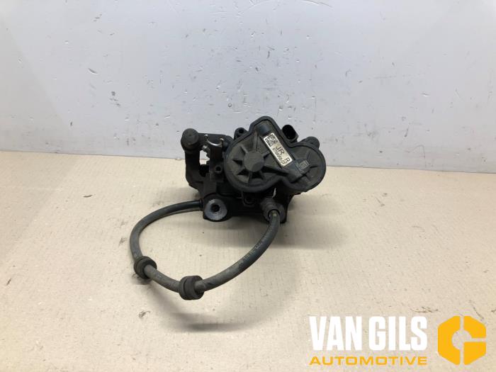 Rear brake calliper, right BMW 2 serie Active Tourer 216i 1.5 TwinPower ...