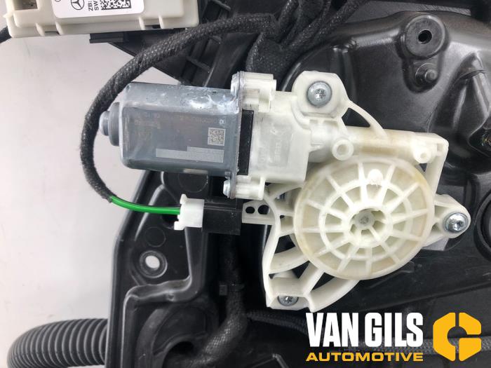Window mechanism 4-door, front right Mercedes C C-300 2.0 Turbo 16V ...
