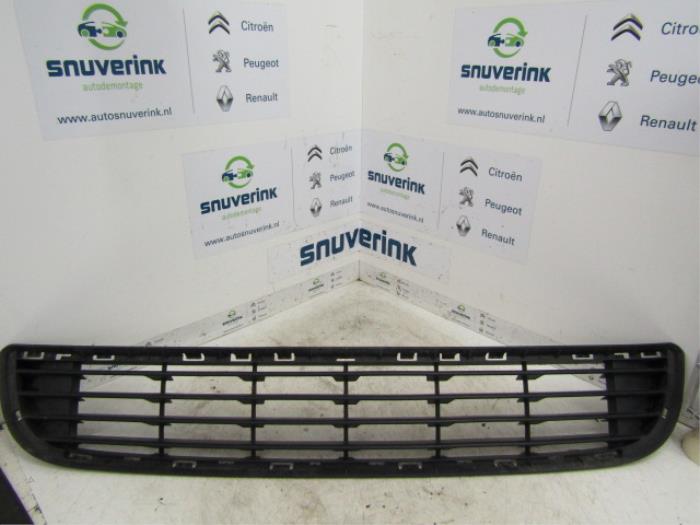 Citroen Berlingo Pare-chocs grille stock | ProxyParts.fr